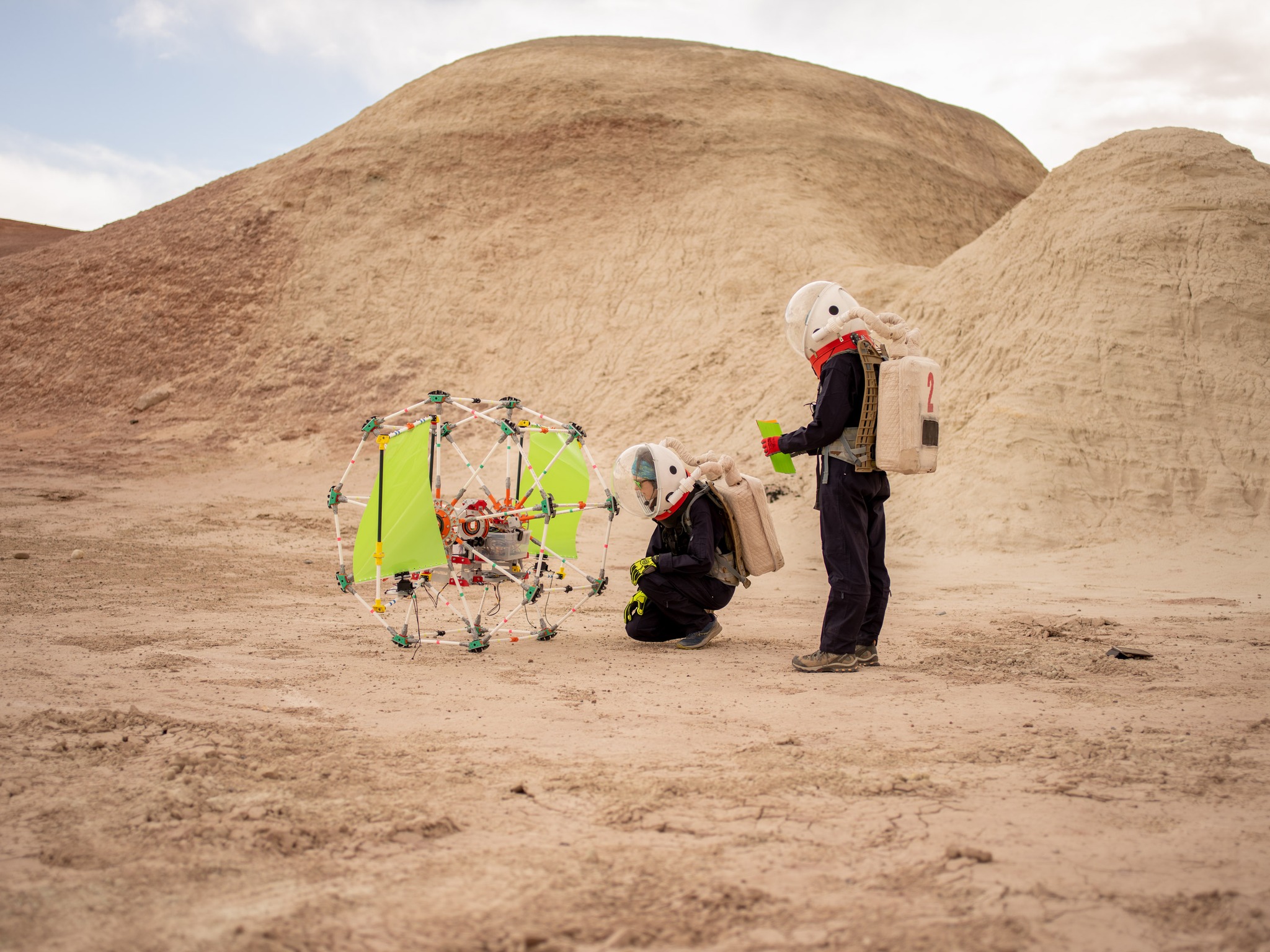 A Daring Mission: Transatlantic Mars Crew 261 Explores - Northwest ...